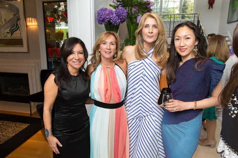 Sinesia Karol: um verão à beira da piscina