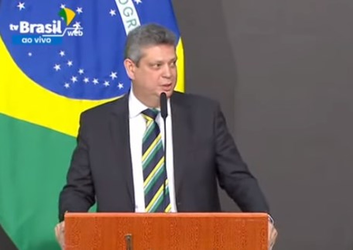 Após ser empossado na Secretaria-Geral da Presidência, Macêdo defende ...