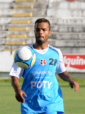 Carlos Alberto só volta ao Santa Cruz nas partidas das semifinais do ...