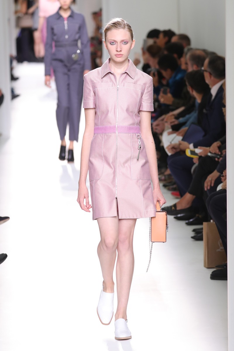 Hermès alia clássico atemporal da marca a desejos do momento | Desfiles ...