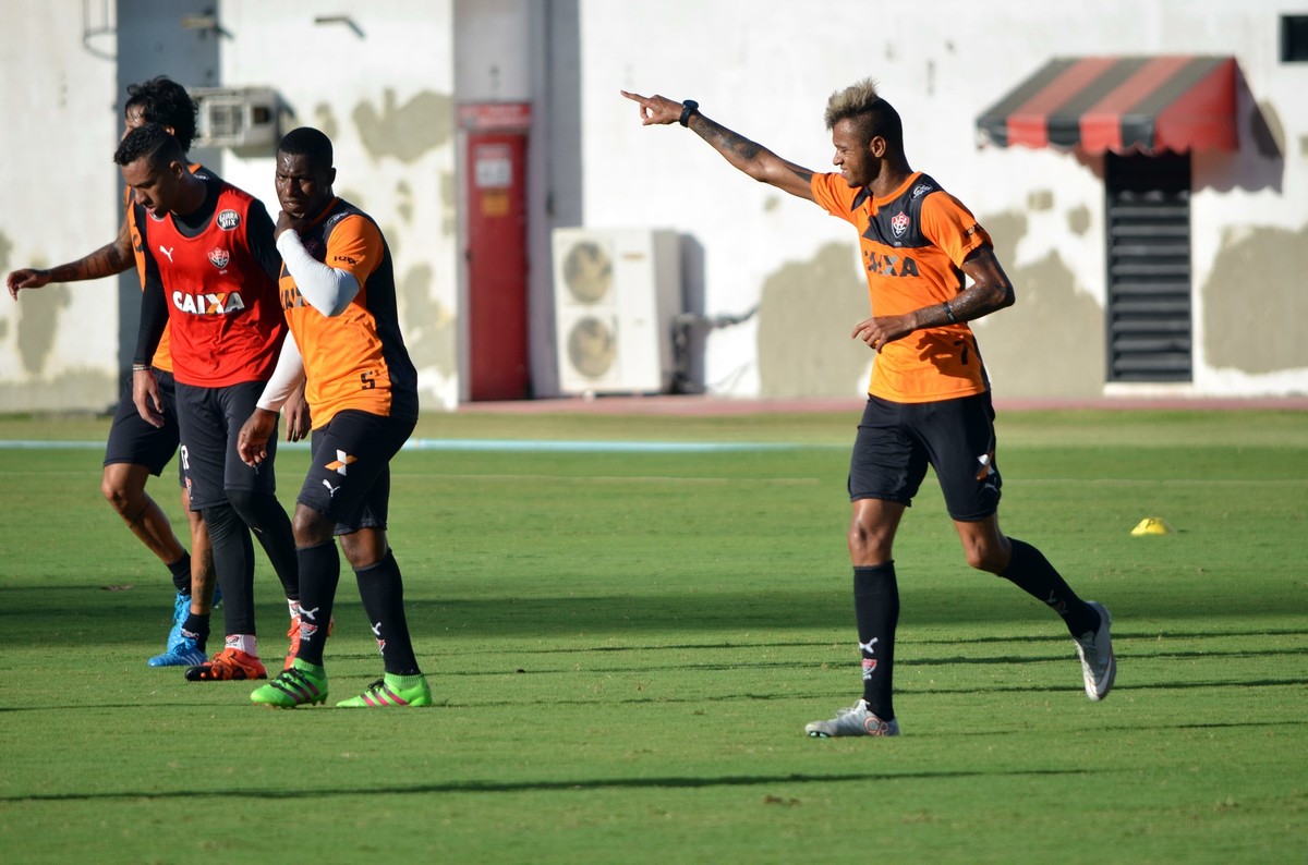 Londrina negocia a contratação do atacante William Henrique, ex-Vitória ...