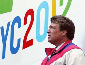 Ex-árbitro e comentarista do UFC, Jeff Blatnick morre após cirurgia ...