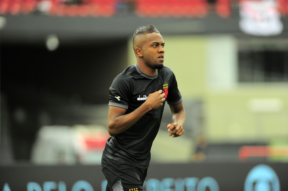 Fluminense aprova exame médico de Kelvin, que faz avaliação física em ...