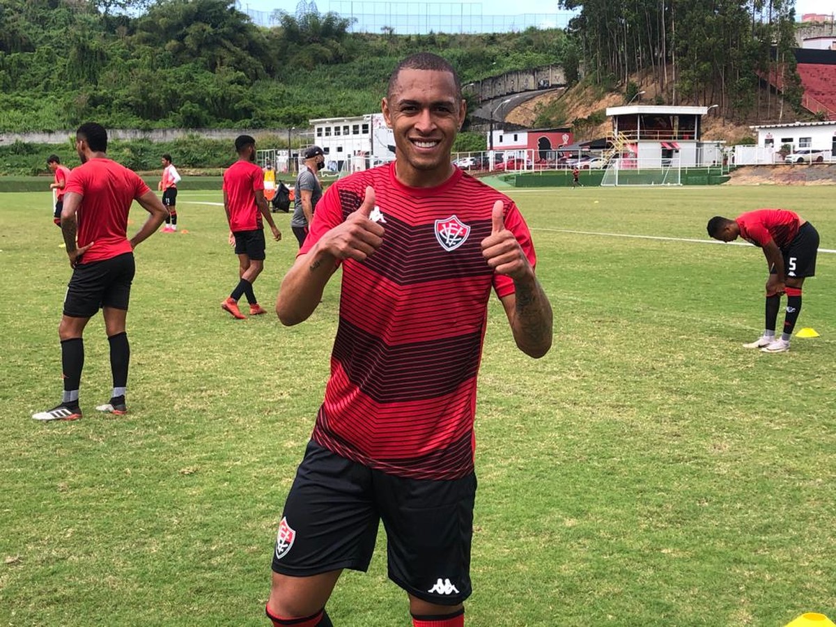 Leandro Silva tem nome publicado no BID e está liberado para estrear ...