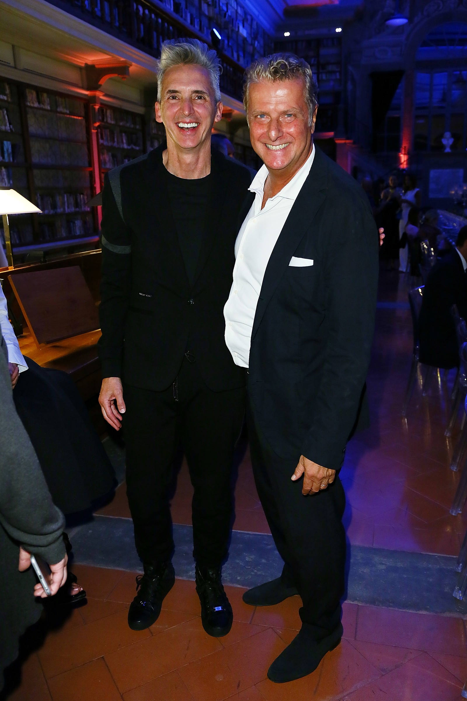 A inauguração da primeira loja da Les Petits Joueurs em Florença | Moda ...