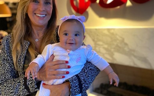 Quem - Helô Pinheiro