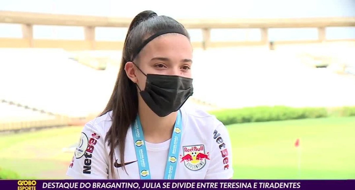 Campeã no Bragantino, atacante Júlia Beatriz conta como lidou com ...