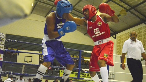 Leonardo Celestino se esforça, mas perde para Everton Lopes no 2º round ...