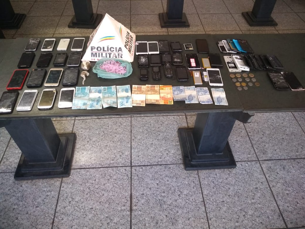 Dois Jovens São Detidos Durante Operação Contra O Tráfico De Drogas Em