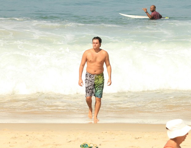 Felipe Dylon curte praia em Ipanema - Quem | QUEM News