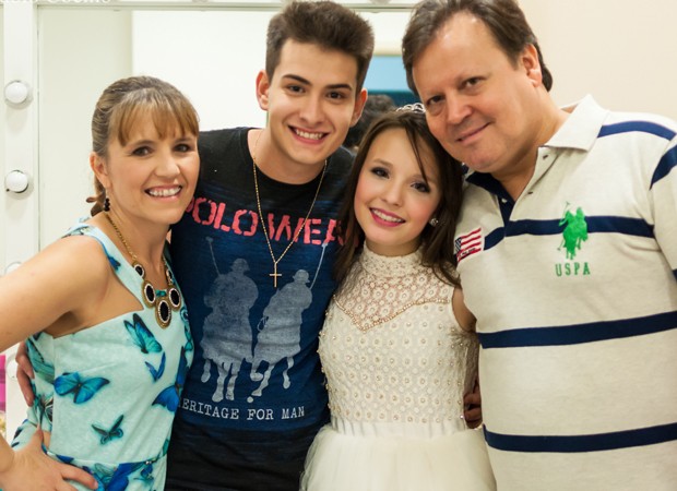 Larissa Manoela apresenta nova turnê em SP: "Muito feliz" - Quem | QUEM ...