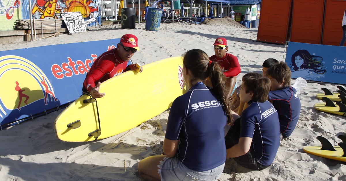 G1 - De stand up a 'cãominhada', projeto leva atividades a praias do RS ...