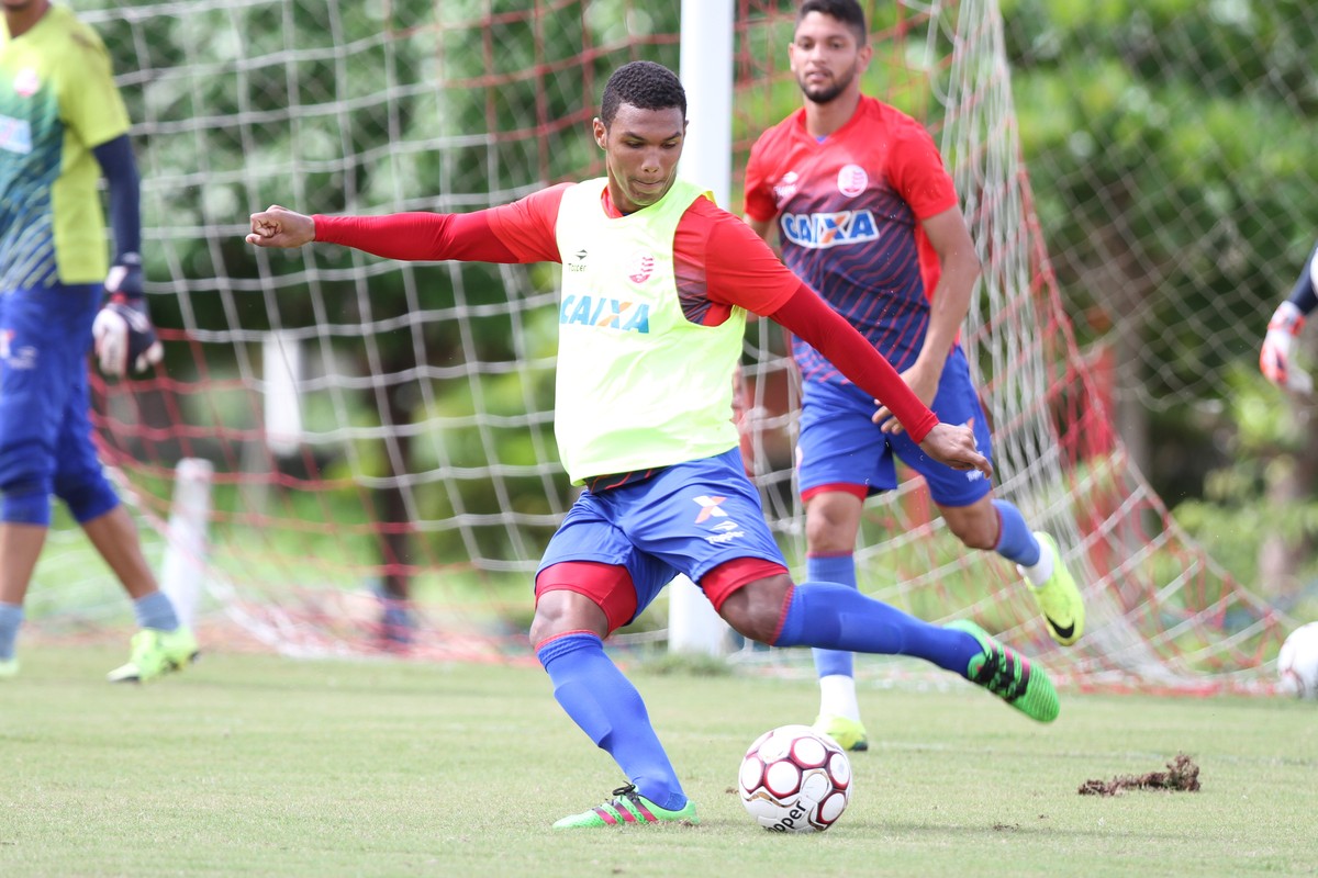 Com contrato até fim do ano, Feliphe Gabriel vive fase decisiva no ...
