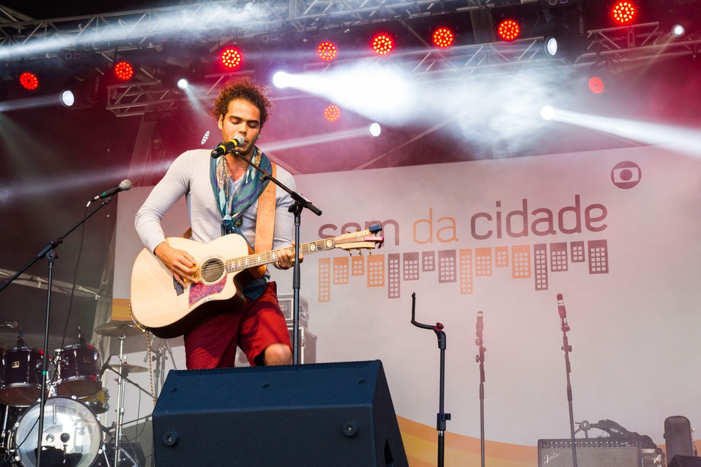 Enzo Romani e Fanfarra Black Clube participam do Som da Cidade | rio ...