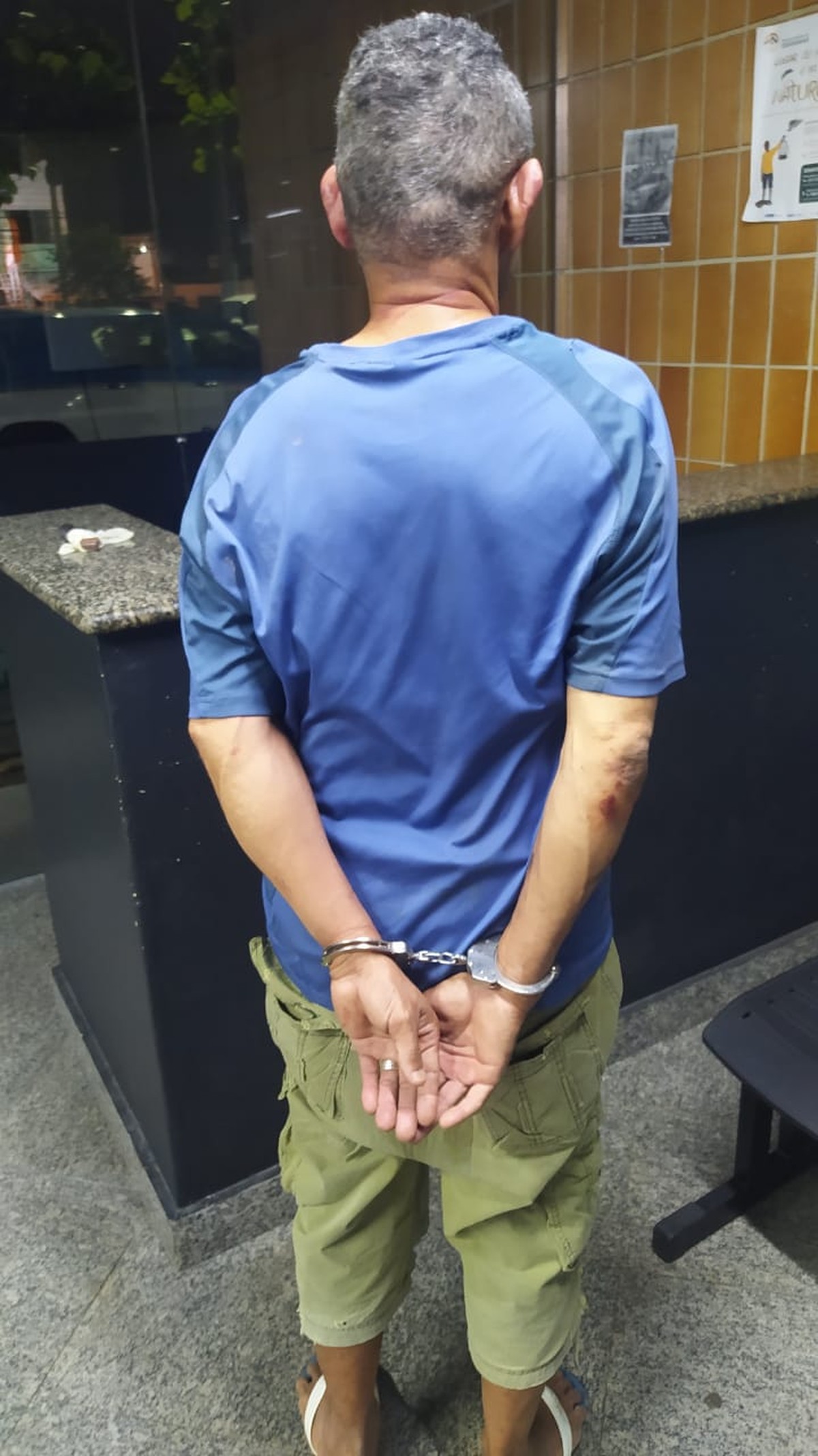Homem é Preso Suspeito De Matar Jovem De 20 Anos A Facadas Na