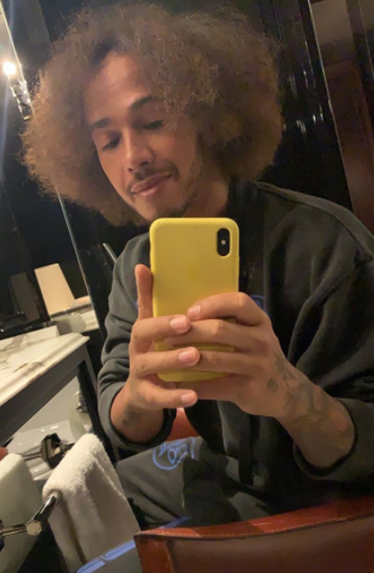 Lewis Hamilton inova com black power e diz: "Aprendi lições valiosas no ...