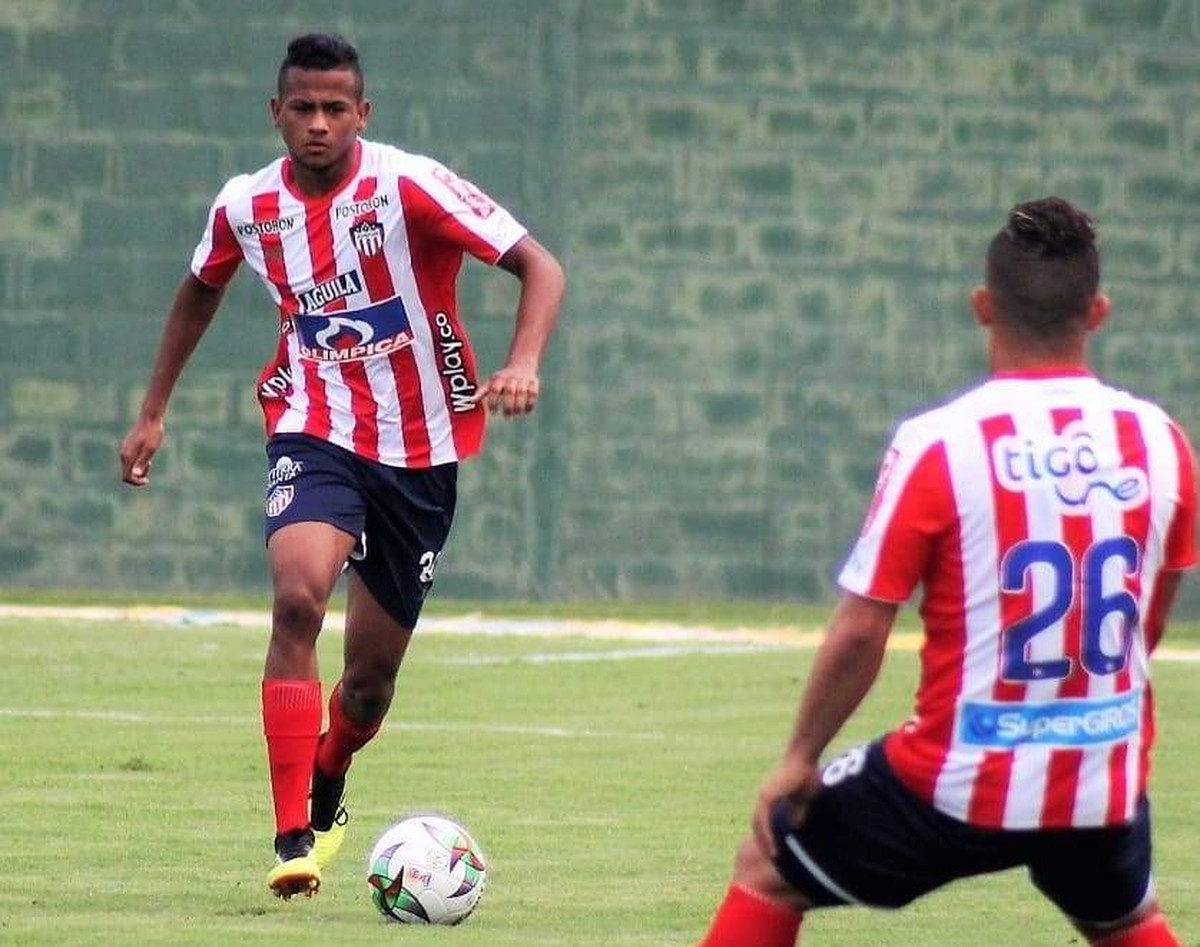 Bragantino se aproxima da contratação do zagueiro colombiano Cesar ...