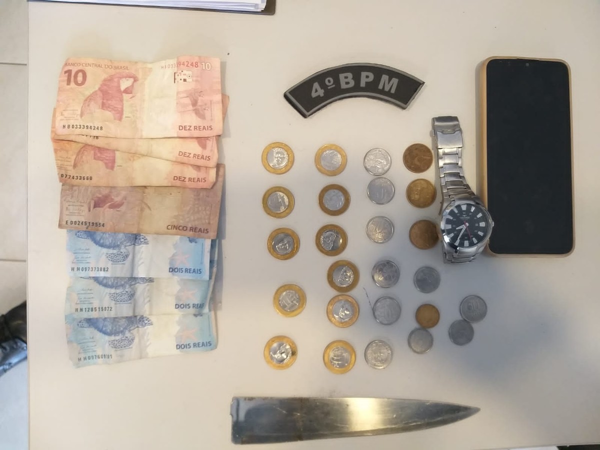 Após assalto a ônibus, policiais prendem suspeito com faca e dinheiro ...