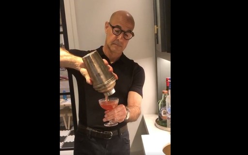 Ator veterano Stanley Tucci viraliza com vídeos ensinando a preparar ...