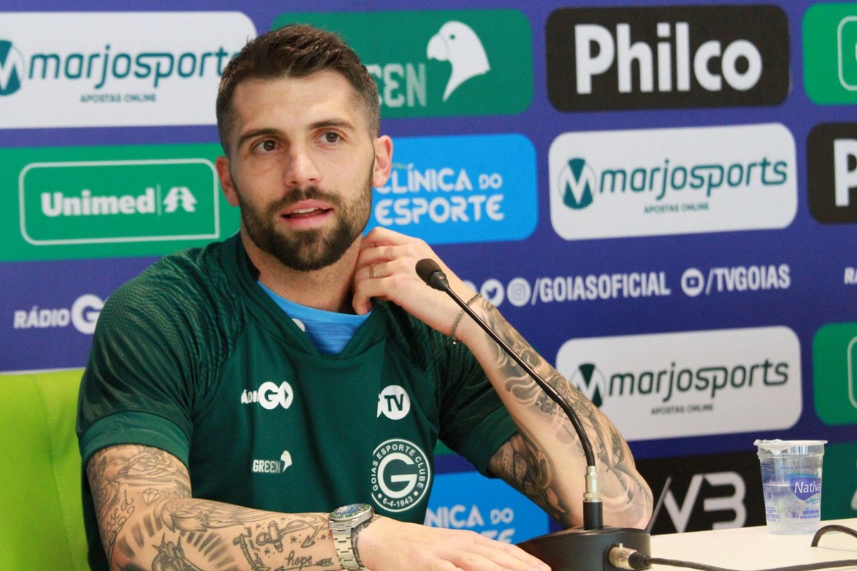 Daniel Bessa lamenta 1º tempo do Goiás, mas crê em virada no jogo da ...