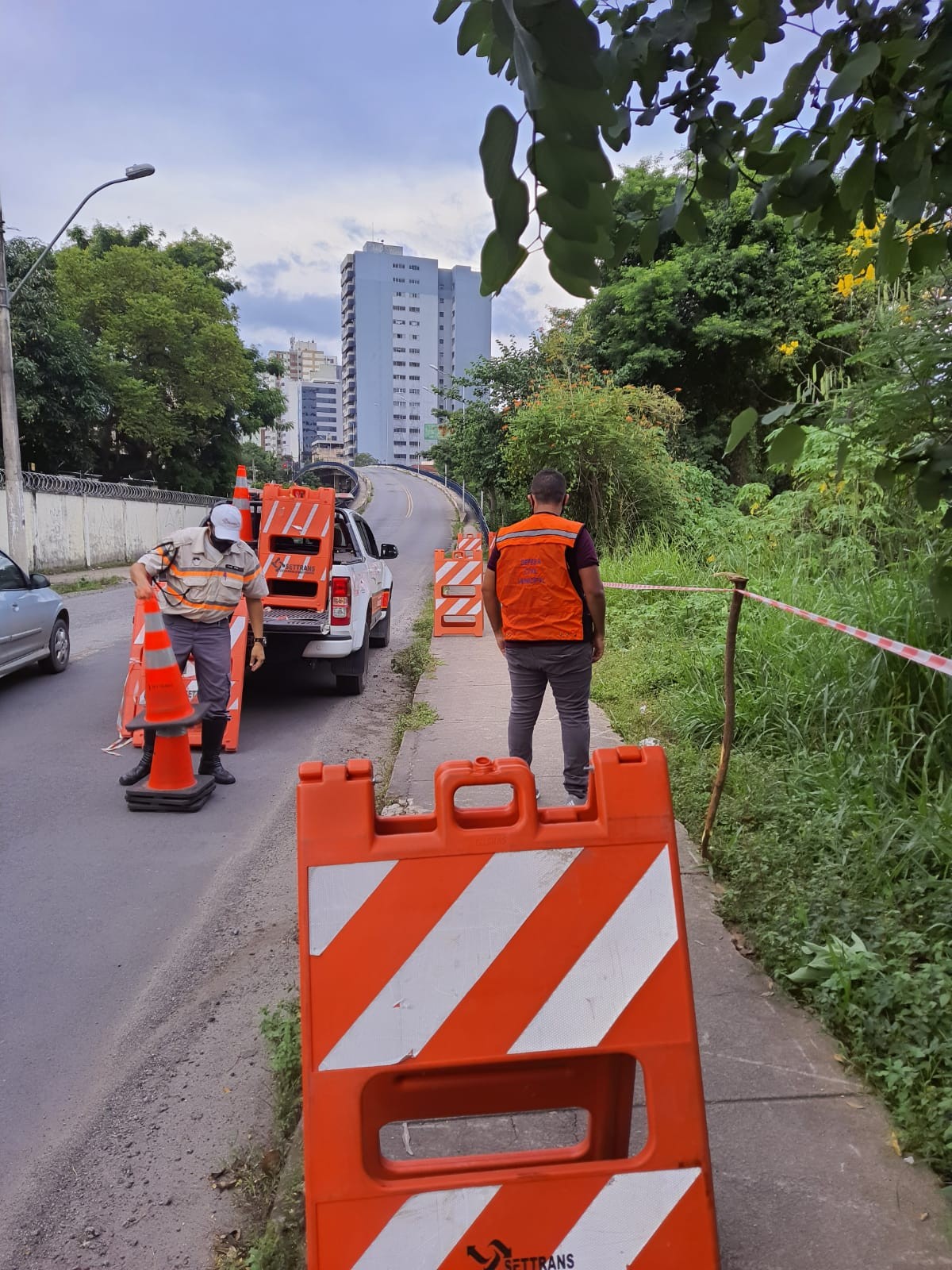 Por risco de desmoronar, trecho em viaduto que liga o Centro ao Bairro ...