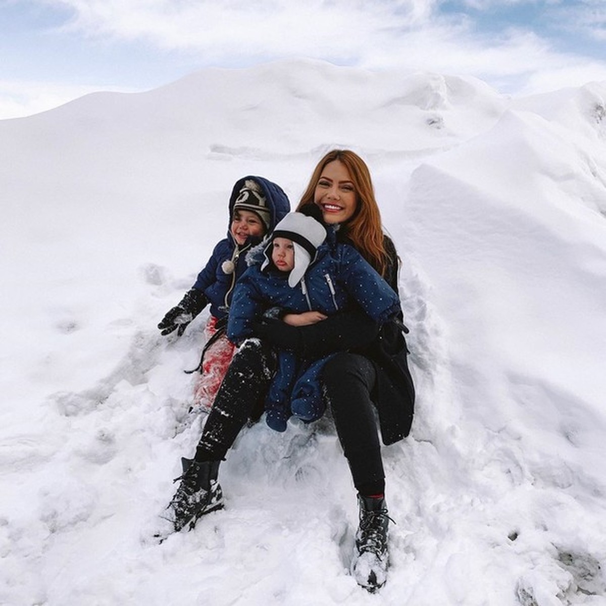 Sarah Pôncio encanta em clique com os filhos no Chile | Celebridades ...