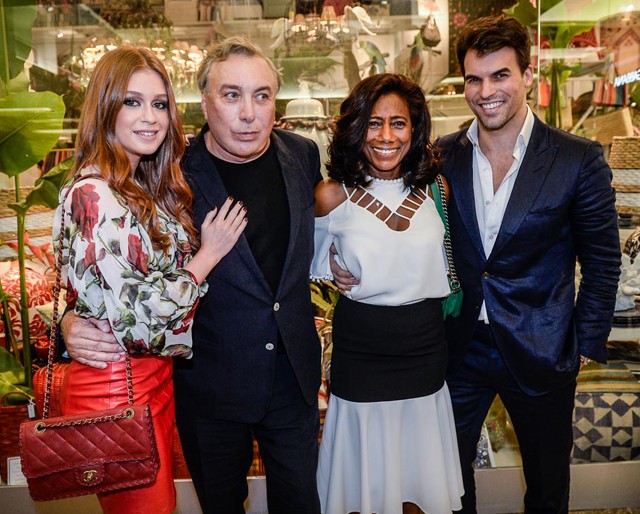 Marina Ruy Barbosa e Glória Maria vão à inauguração de loja de Sig ...