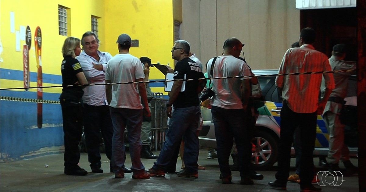 G1 - Agente prisional reage a assalto, mata suspeito e é baleado, em ...