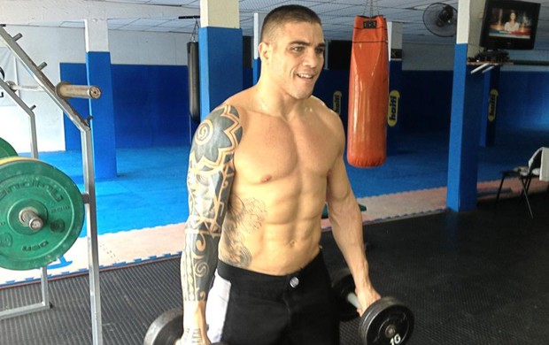De olho no UFC São Paulo, Daniel Sarafian volta a treinar no Natal ...