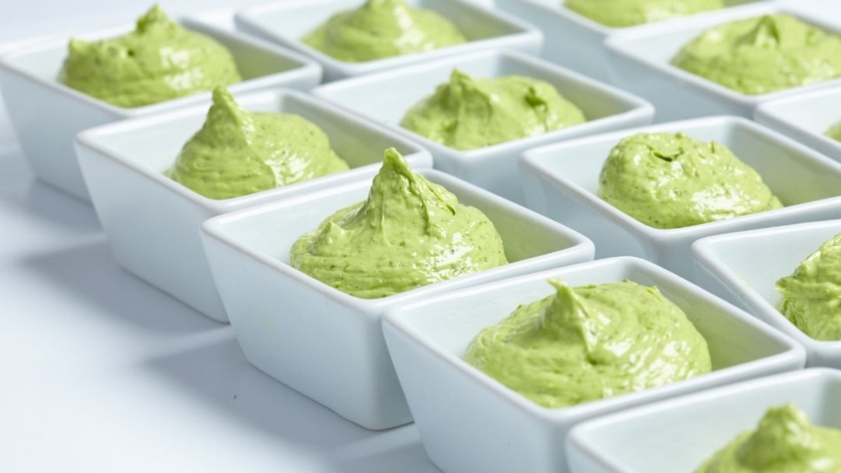 Aprenda a fazer maionese verde temperada com cebolinha | Estúdio C ...