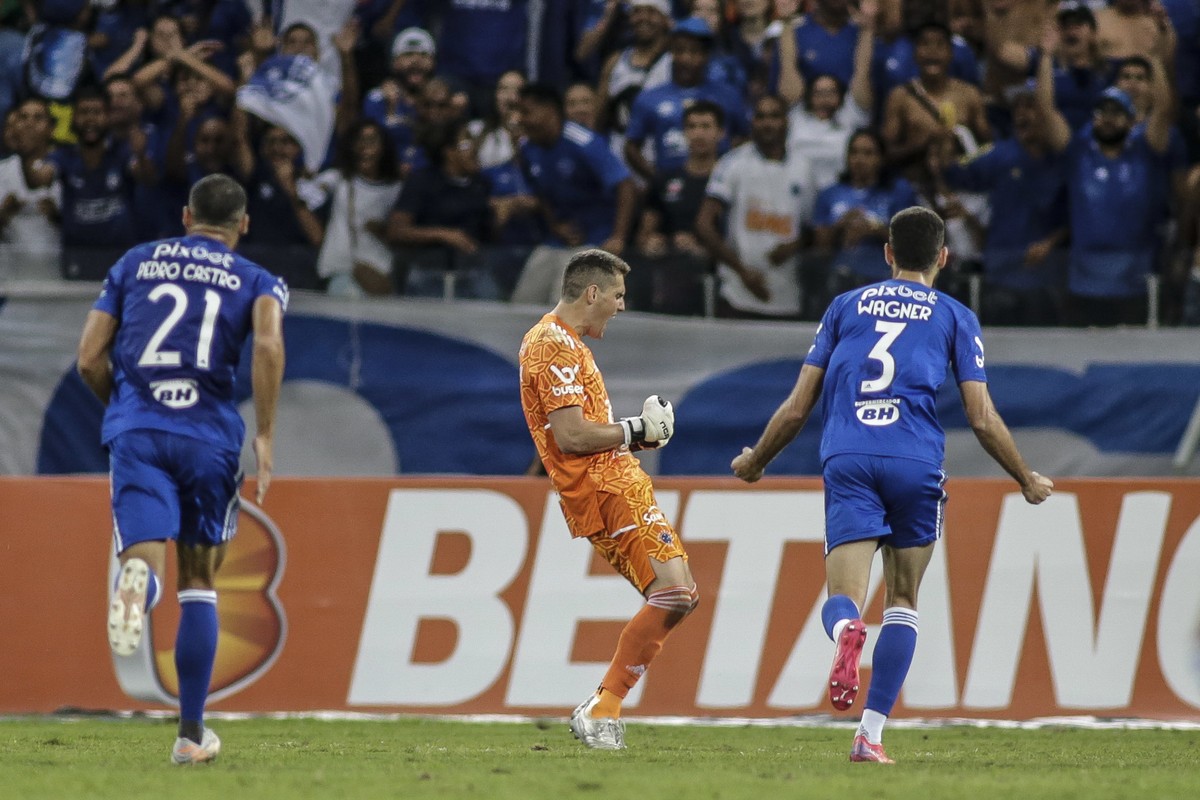 Cruzeiro Se Consolida Na Defesa E Setor Tem Média Para Ser O Melhor Da