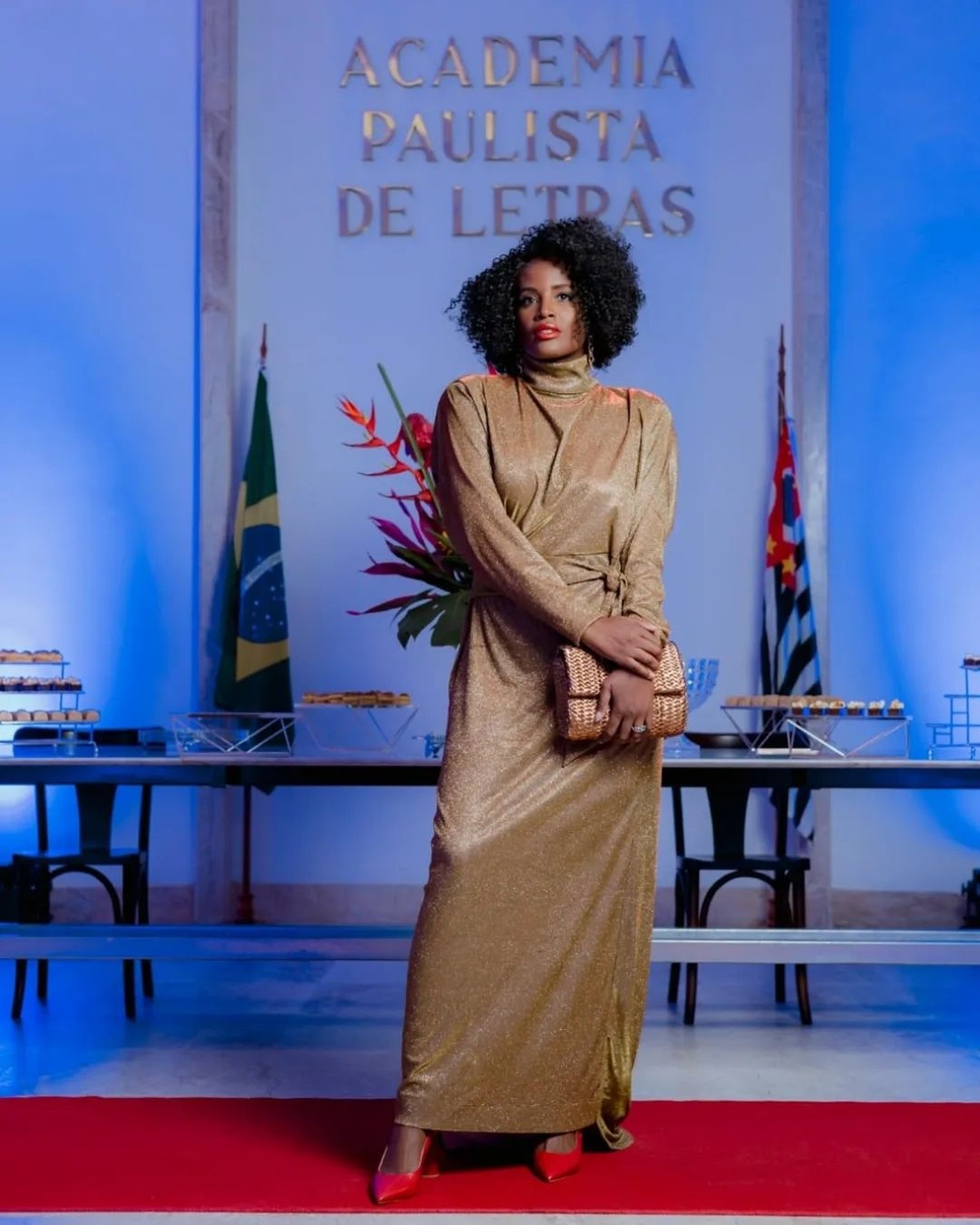 Djamila Ribeiro toma posse da 28ª cadeira na Academia Paulista de ...