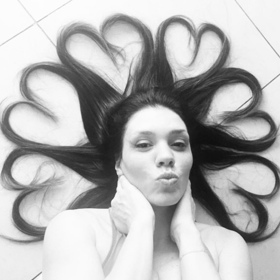 Simony reproduz clique de Kendall Jenner que virou febre nas redes ...