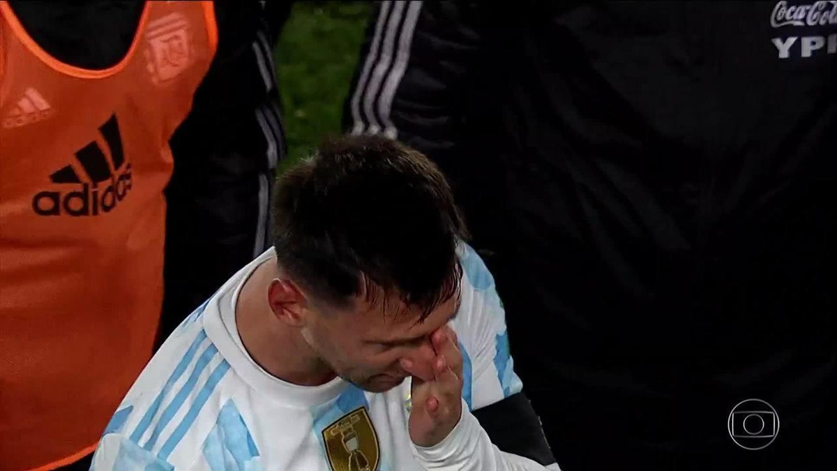 Messi chora no gramado ao apresentar Copa América à torcida no ...