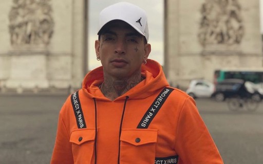Guimê posa em ponto turístico de Paris e desabafa: "Não sou apenas um ...