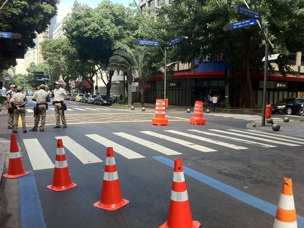 G1 - Leblon tem trânsito bom no 1º dia de nova etapa de interdições ...