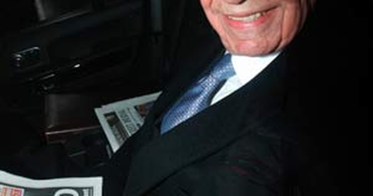 G1 - Após escândalos, Murdoch anuncia edição dominical do 'The Sun ...