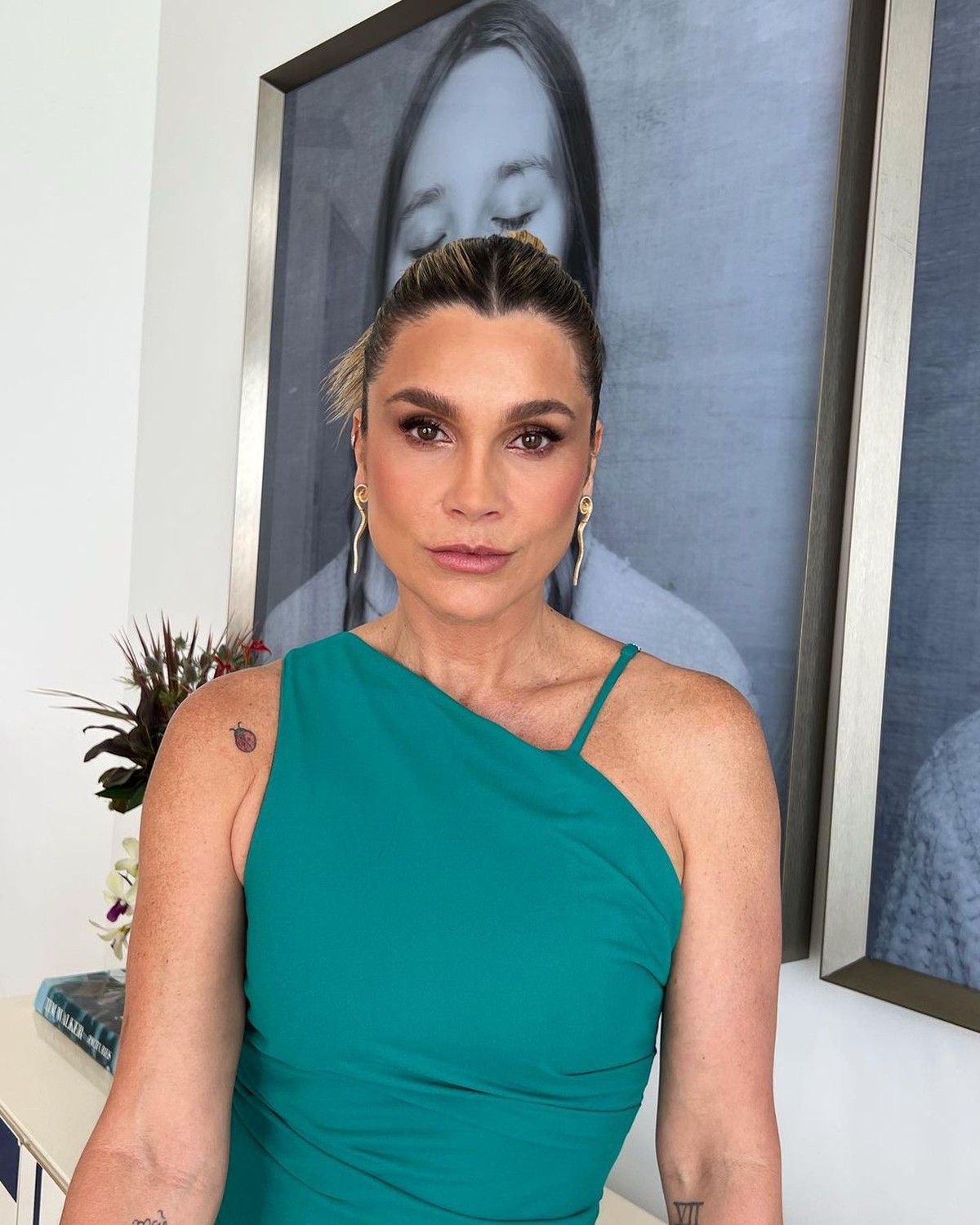 Flávia Alessandra rouba a cena com megaprodução de hair e make | Vogue ...