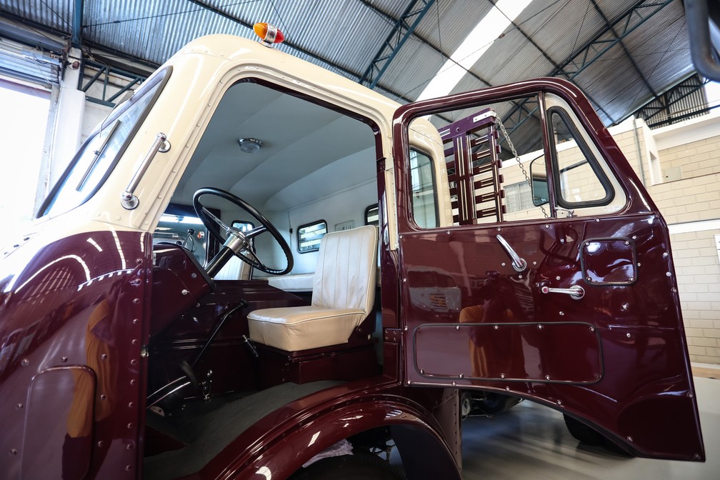 Caminhões Fenemê: colecionador mostra dezenas de FNM que restaurou no ...