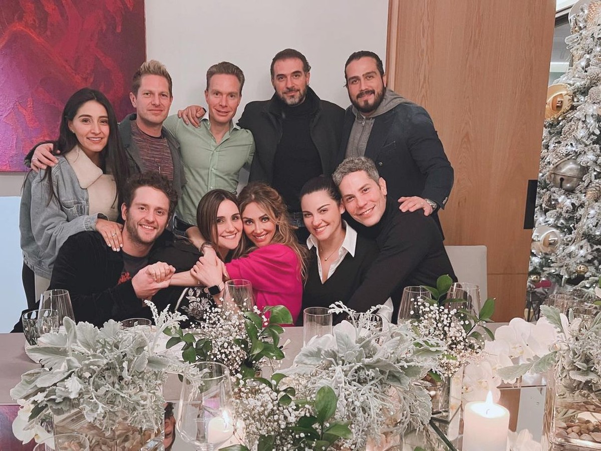 Anahi, ex-Rebelde, reúne integrantes do grupo em sua casa e leva web à ...