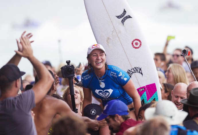Após vencer Silvana Lima e Tatiana, Gilmore perde final para Carissa Moore