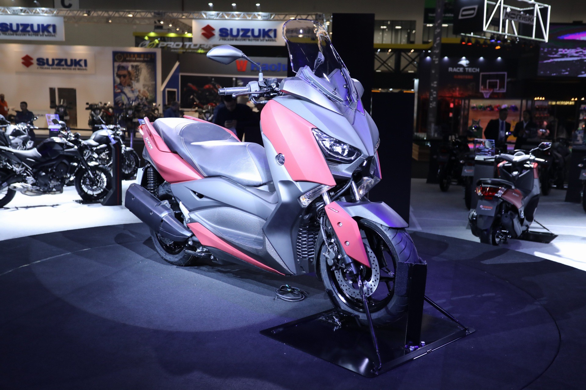 Yamaha lança scooter XMax no Salão Duas Rodas e vai vender motos pela ...