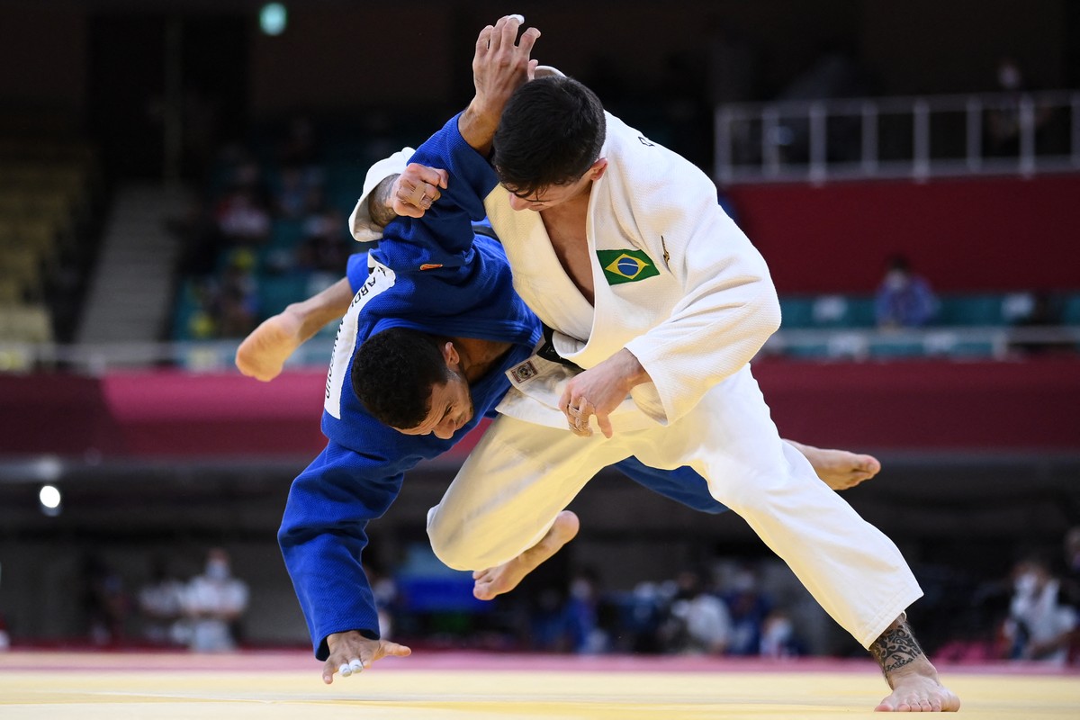 Daniel Cargnin ganha por ippon na estreia em Tóquio e vai às oitavas na ...
