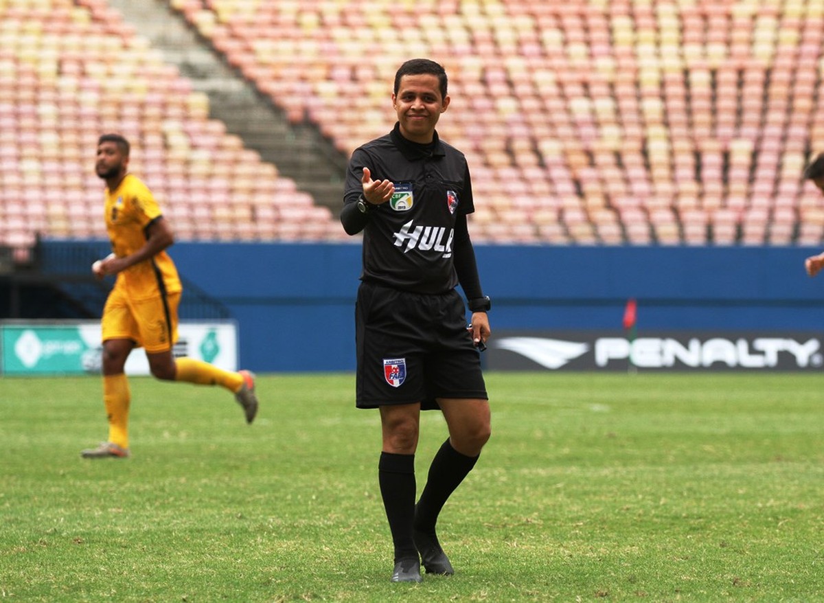 Ivan da Silva Guimarães Júnior apita segundo jogo da final do ...