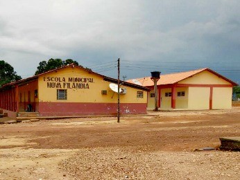 G1 - Pais fazem abaixo-assinado contra transferência de alunos em MT ...