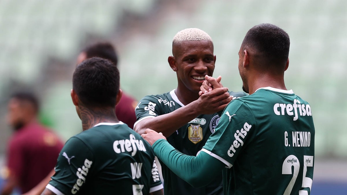 Palmeiras fica perto de acertar a venda de Danilo ao Nottingham Forest ...