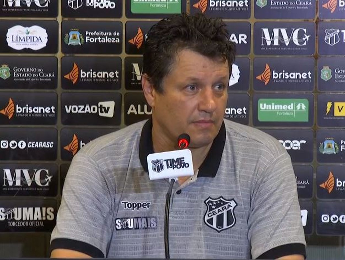 Com dúvidas para o Clássico-Rei, Adílson pede atenção ao elenco e ...