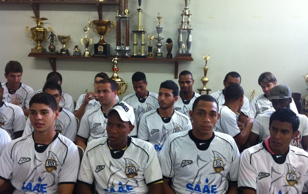 Democrata-GV se apresenta e faz primeiro treino neste sábado ...