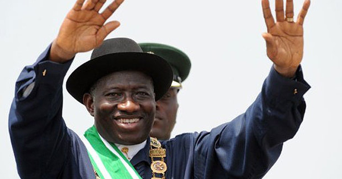 G1 - Goodluck Jonathan toma posse como presidente da Nigéria - notícias ...