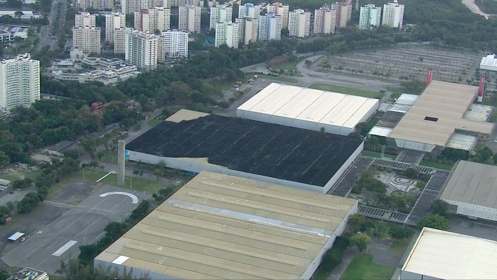 Defesa Civil interdita pavilhão do Riocentro atingido por incêndio ...